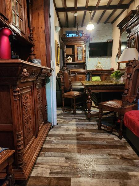 Room In Guest Room - Double Room Near Central Station