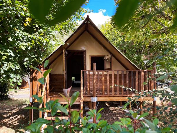 Camping Canal De Berry - Saint-Amand-Montrond