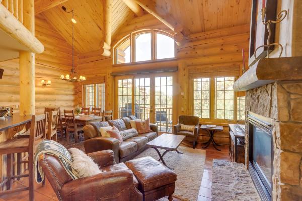 Ski-in/ski-out Mountain Village Condo W/ Hot Tub! - Telluride, CO