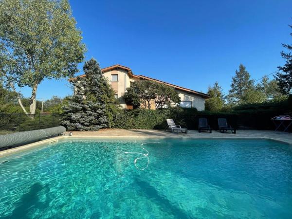 Villa D'architecte 200m² Avec Piscine Privée Et Cheminée - Feurs