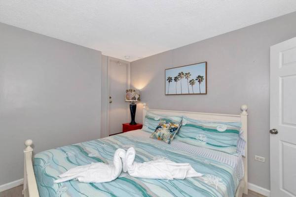 Walk To The Beach And Village - Hibiscus Villa - Siesta Key, FL