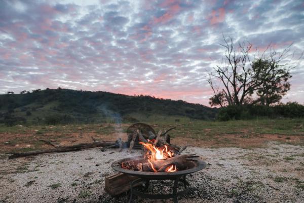 Rose Quartz - 1 Bed With Mountain Views - Kundalini Lodge - Mudgee