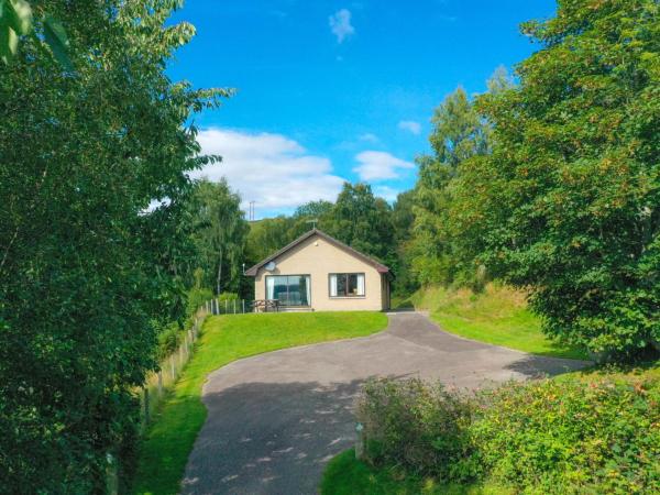 Holiday Home Achmony Number 10 By Interhome - Loch Ness