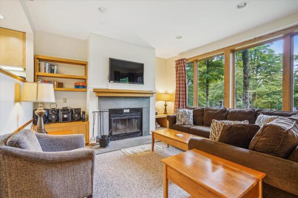 Highridge D18 Inviting Country-style 2br Retreat With Pool, Hot Tub & Game Room - Killington, VT