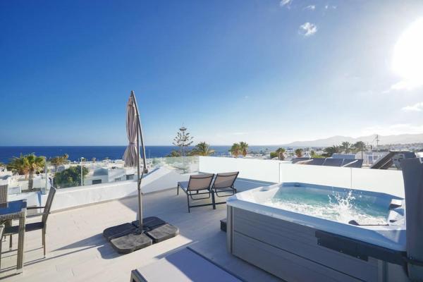 Rooftop Sea View With Jacuzzi And A/c - Puerto del Carmen