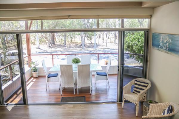 Perfect Family Holiday Home Right On The Esplanade - Hervey Bay