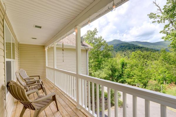 Black Mountain Retreat With Hot Tub And Mountain Views - Black Mountain, NC