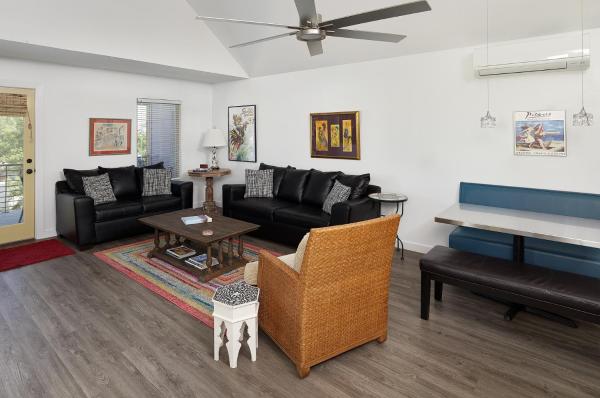 Folly Vacation Fantastic Vibe! Incredible Apt D - James Island, SC