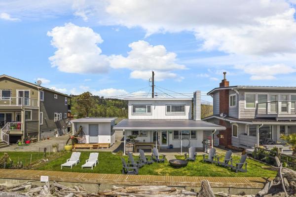 New Driftwood Shores Road House Camano - Coupeville, WA
