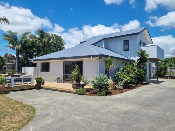 The Sun Trap In Mangawhai Heads - Mangawhai Heads