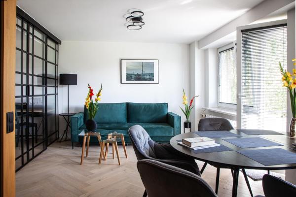 Luxurious, Spacious, Modern Gem. Great Location ! - Varsovia