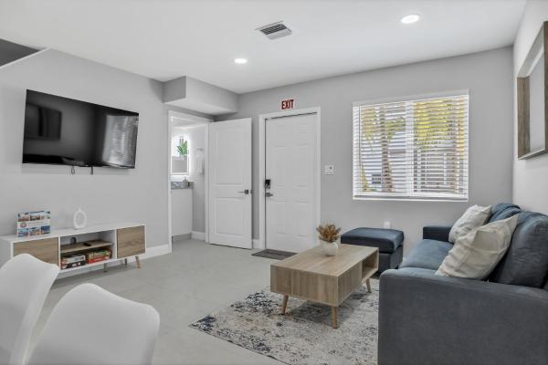 Sistrunk Shades Villas #3 - Brand New Townhomes Downtown Fort Lauderdale - Fort Lauderdale