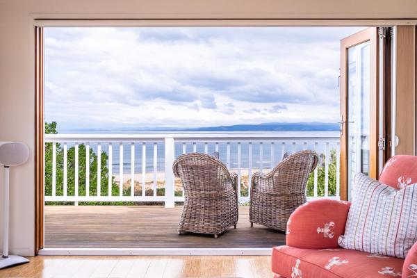 Hamptons Hideaway - Freycinet Holiday Houses - Coles Bay