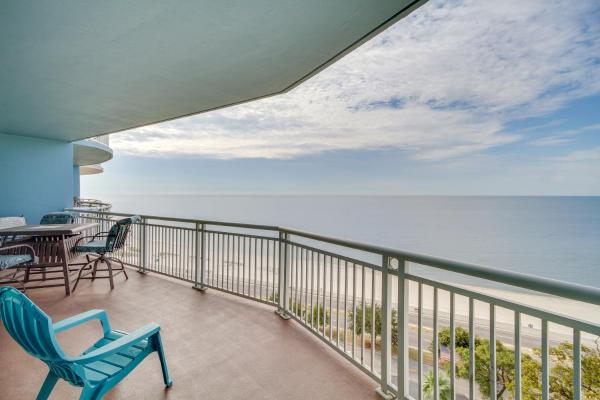 Beachfront Gulfport Vacation Rental W/ Balcony! - Gulfport, MS