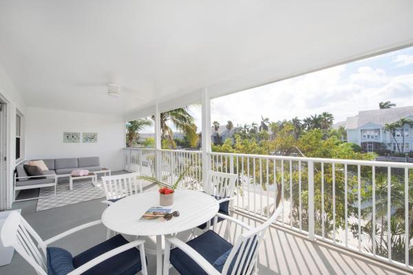Snug Harbour View Condo #8 - Cayman Islands