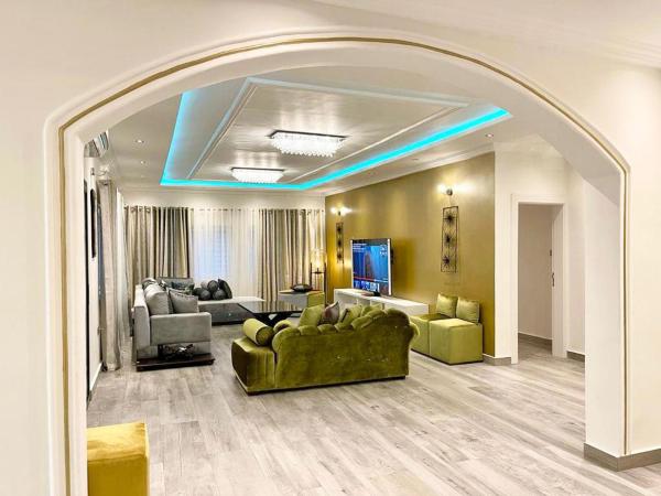 After 5 Apartment 3 2 Spacious En-suite Bedrooms - Freetown