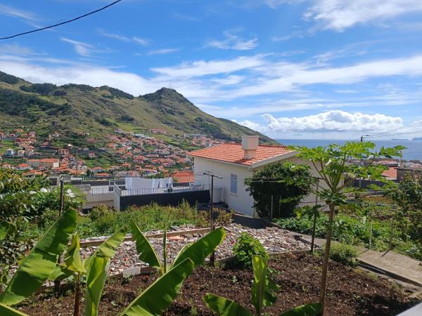 Gouveia Family Escape - Machico