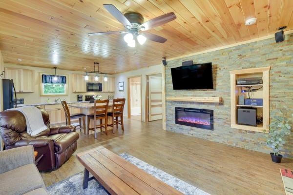 Cozy Cable Cabin Rental - Pet Friendly! - Wisconsin