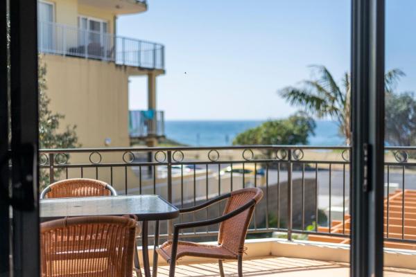 Breakers Unit 1 8 - Ljhooker Yamba - Yamba