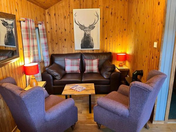 Milton Bay Luxury Lodge Wrapped In Exceptional Scenery - Killin