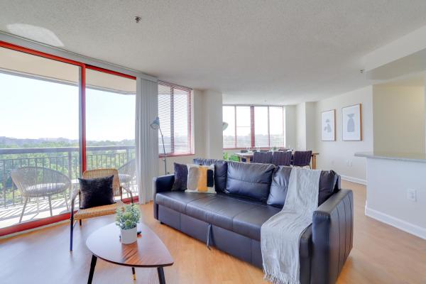 Gorgeous Apt With Rooftop City View @Pentagon City - Falls Church, VA