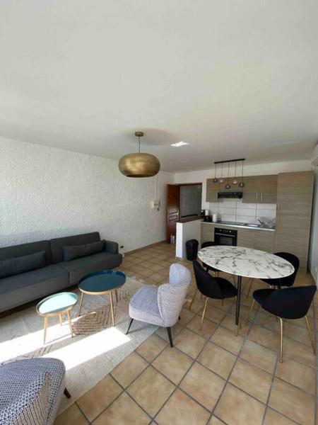 Appartement 2 Pièces De Charme Climatisé - Marguerittes