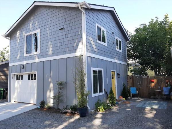 Alki Beach Cottage, New, 2 Bedrooms, 2 Bathrooms, Near Beach, Ac, Wd, Parking - Seattle, WA