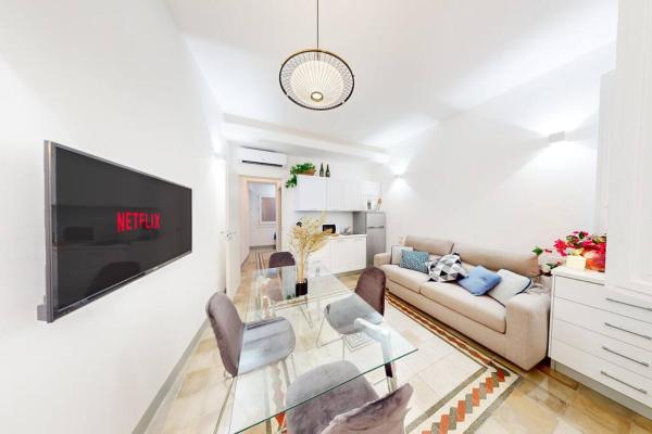 Apartment Nearby Historic Center - 2 Private Bathrooms - 칼리아리