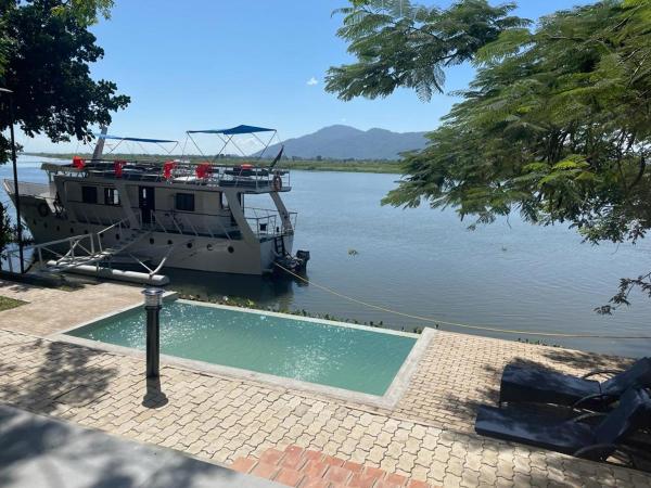Waters Edge Liwonde - Malawi