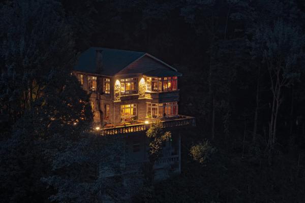 Trippers Hostel - West Bengal