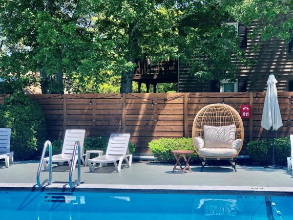 Ocean Breeze Motel - South Yarmouth, MA