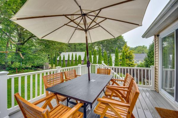 Rye Coastal Retreat With Deck And Outdoor Dining - Kittery, ME