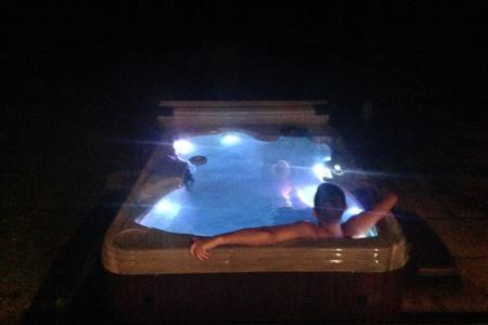 Forest Sweet Retreat Hot Tub & Wood Fired Sauna - Ucluelet