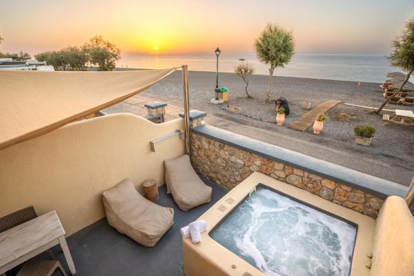 Cyclops Beach Apartments - Santorini