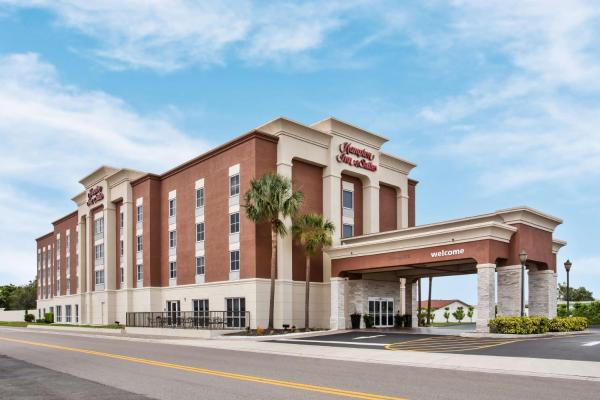Hampton Inn & Suites Cape Coral / Fort Myers - Fort Myers, FL