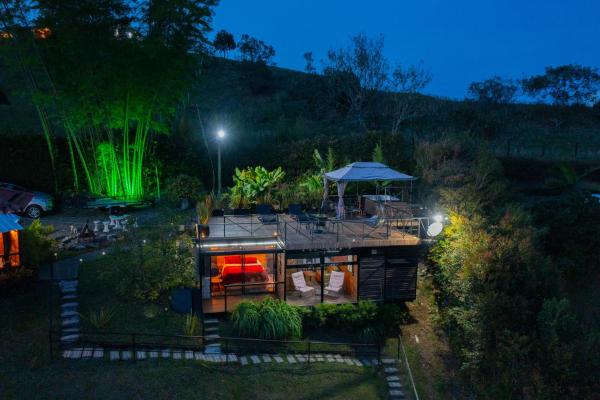 Glamping Montecarlo Lodge Cubo De Madera-guatapé - Guatapé