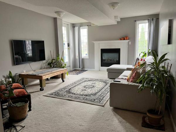 Poolside Entire Lower Level Apt - Pickering