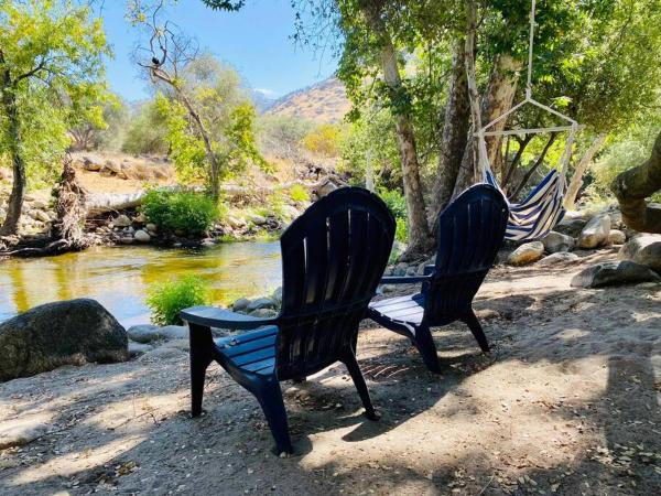 Sequoia Cabin By The River - Three Rivers, CA