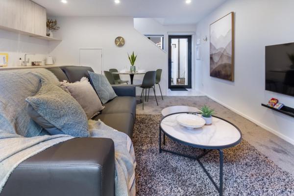 An Easy Walk To The Cbd - 2 Bed, 2 Bathroom - Christchurch