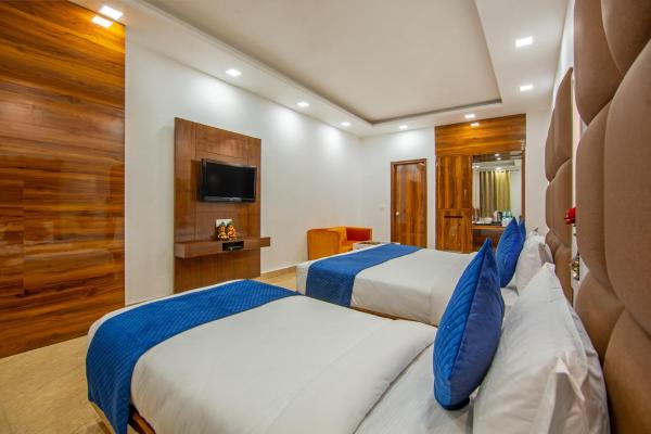 Rahul Palace By Golden Tree - Delhi