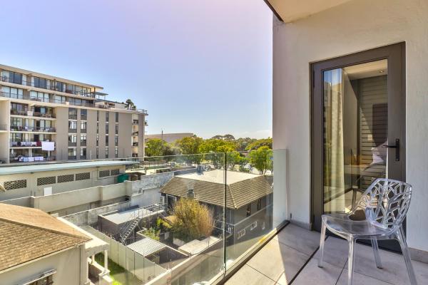 Chelsea On Main - Camps Bay