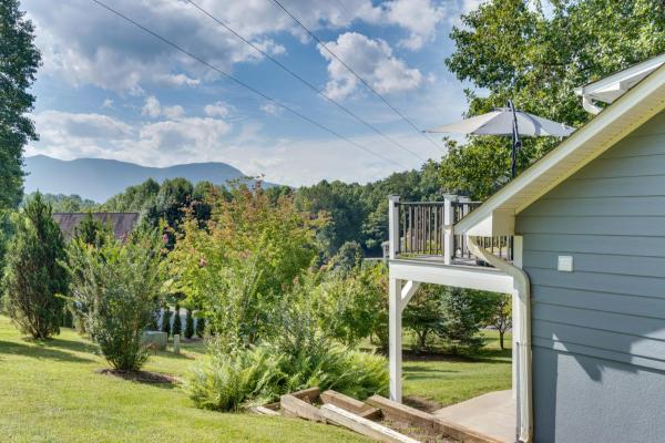 Young Harris Vacation Rental With Mountain Views! - Young Harris, GA