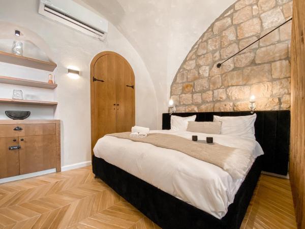 Jerusalem Central - Your Stylish Stay Near Shuk & Western Wall - Jerusalem