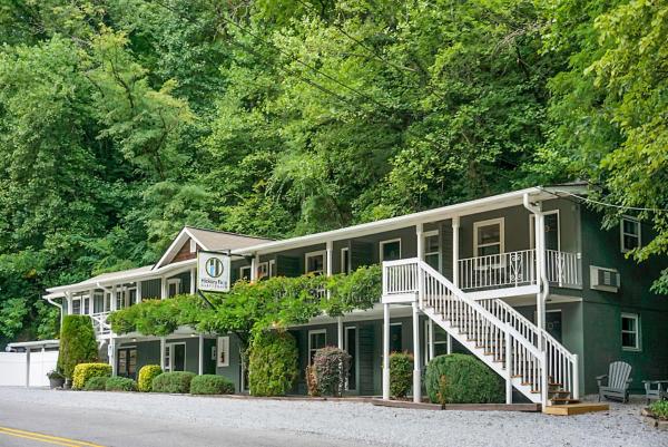 Hickory Falls Inn - North Carolina
