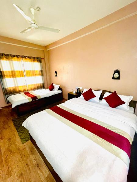 Hotel Tree Tops- A Serene Friendly Hotel In Sauraha - Nepal