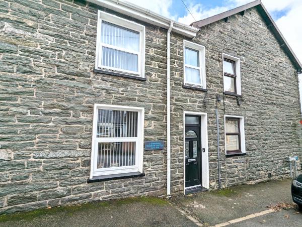 Cheerful Snowdonia Cottage,garden Snug, Mountain Views, Sleeps 4, Near Zip World - North Wales