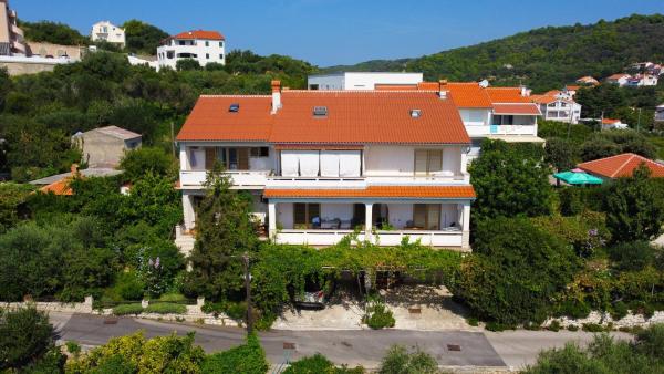 Apartments And Rooms With Parking Space Palit, Rab - 21755 - Rab