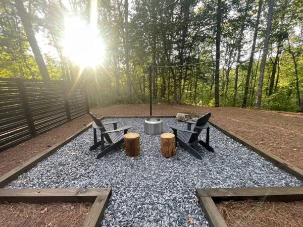 6 Miles From Helen Couples Shower Private Fire Pit - Helen, GA