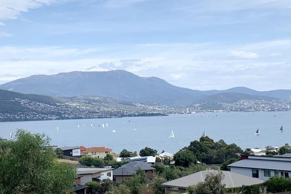 Stunning Water View Home In Hobart - Hobart