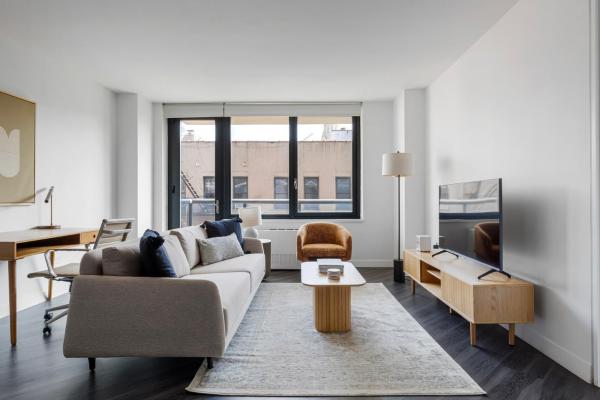 East Village 1br W Balcony Doorman Wd Nr Bars Nyc-1125 - Brooklyn, NY